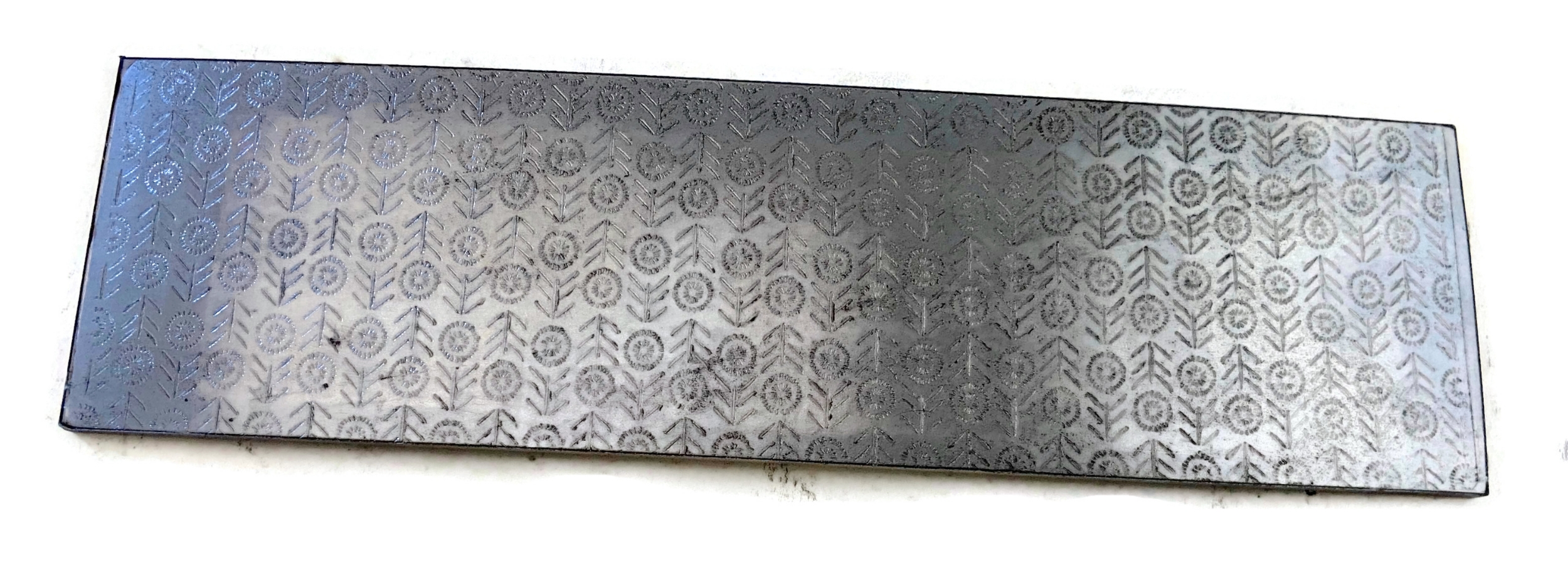 Potter USA - Fine Tools. Pattern Plate RMP218 Radiant Arrow Blooms