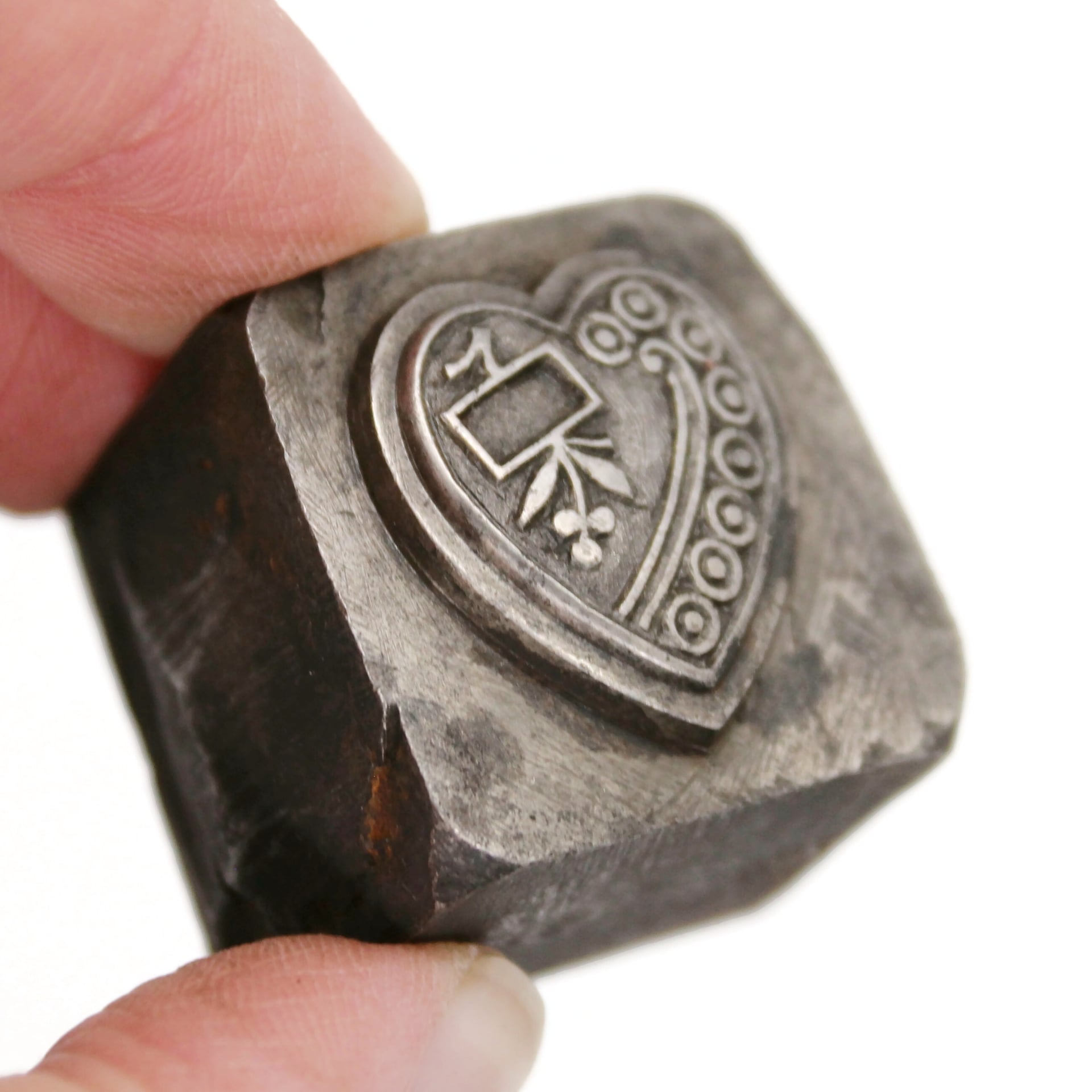 Potter USA - Fine Tools. Victorian Sweethearts' Locket